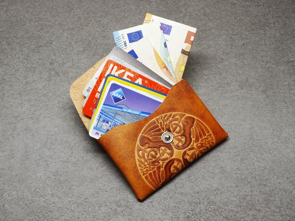 Karten Etui - Cards & Cash Dragons Light - Lederbuch