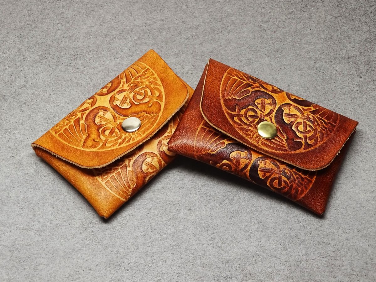 Karten Etui - Cards & Cash Dragons Dark - Lederbuch