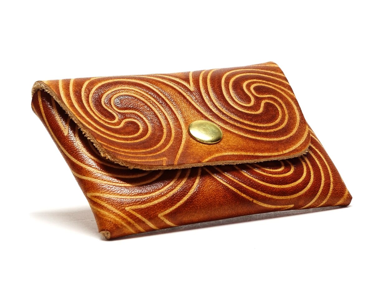 Karten Etui - Cards & Cash Swirl Light - Lederbuch
